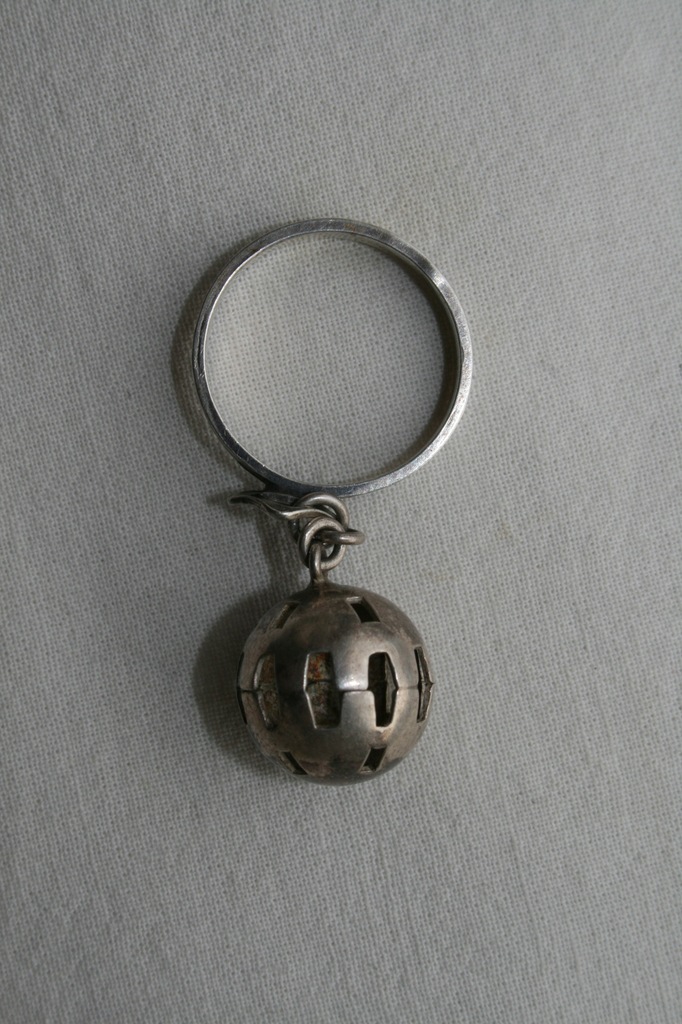 SREBRNY PIERŚCIONEK Z KULKĄ WARMET PRL - 12682347129 - oficjalne archiwum Allegro