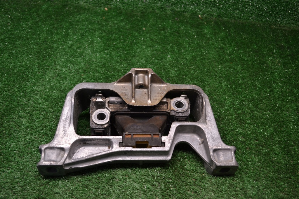 MERCEDES W176 A45 AMG ŁAPA SILNIKA A2462402417 - 15192010174 ...