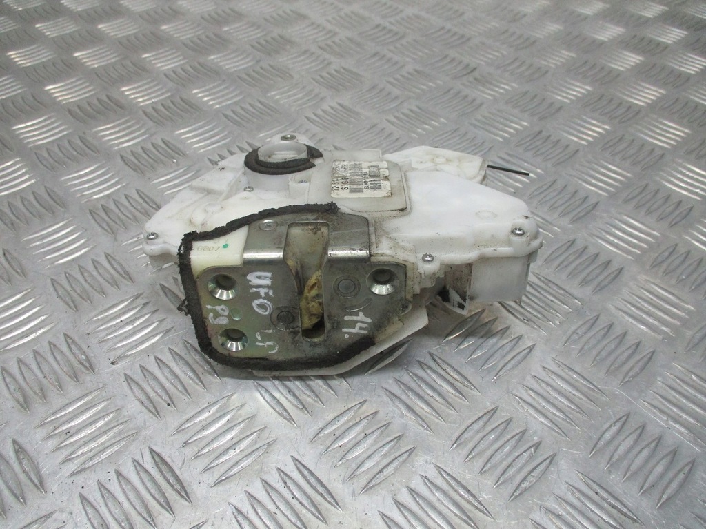 ZAMEK DRZWI LEWY PRZÓD HONDA CIVIC VIII UFO 9PIN - 10558864126 - oficjalne archiwum Allegro