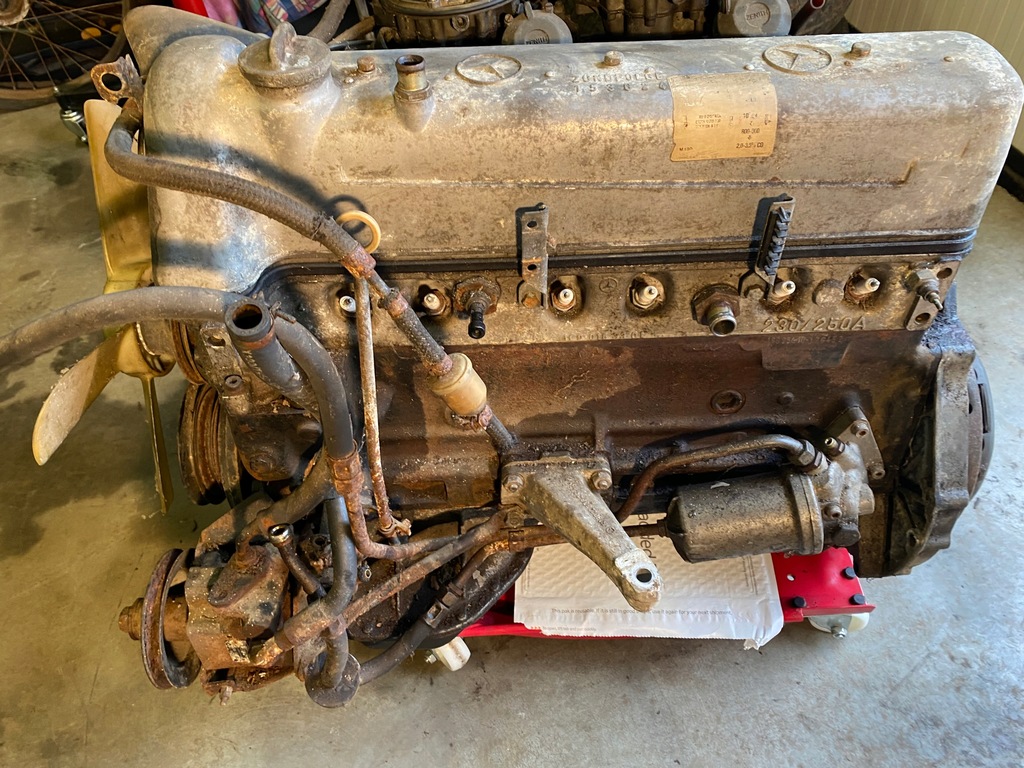 Silnik Mercedes M180 2.3l W114 W110 6 cylindrów - 13417667050 - oficjalne archiwum Allegro