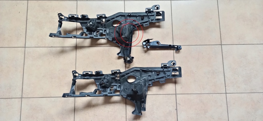 VOLVO V90 S90 - WSPORNIK ŚLIZG POD ZDERZAK PRAWY - 8846684564 ...