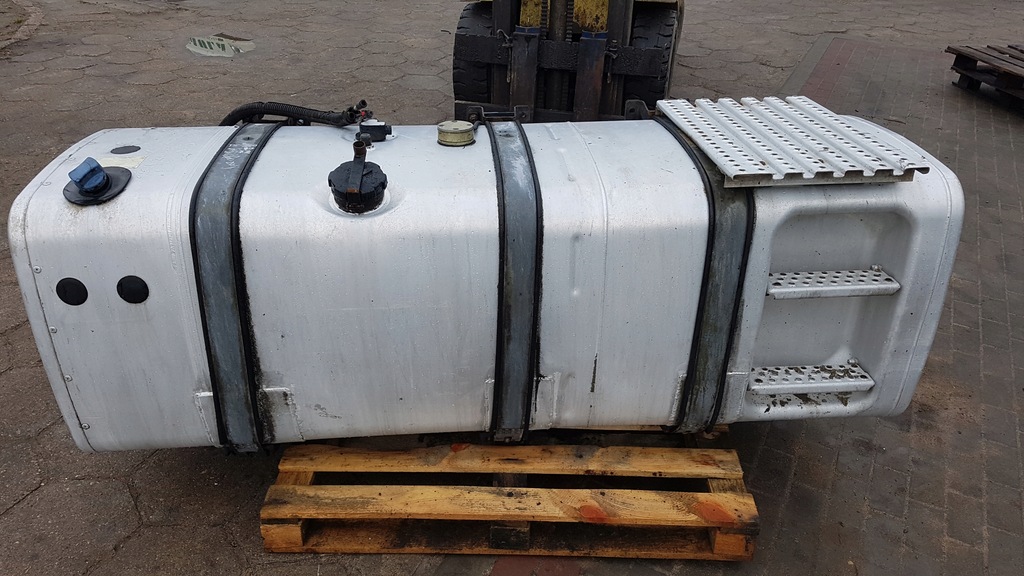 ZBIORNIK PALIWA Z ADBLUE MAN TGX TGS EURO 5 - 15241174656 - oficjalne ...