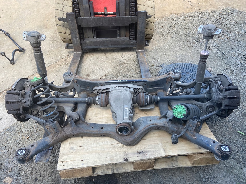 AUDI A6 C7 ZAWIESZENIE TYŁ TYLNE BELKA KOMPLETNA - 12327376341 - oficjalne archiwum Allegro