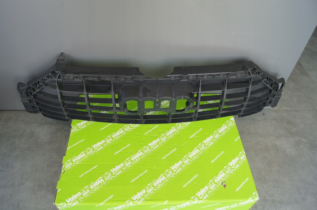 GRILL AUDI Q3 83A WSPORNIK AUDI Q3 83A853692A - 13796471373 - oficjalne ...