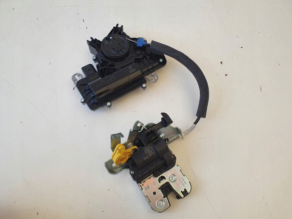 AUDI Q4 E-TRON ZAMEK DOCIĄG 4M0827506D 5TA827887C - 12225774050 ...