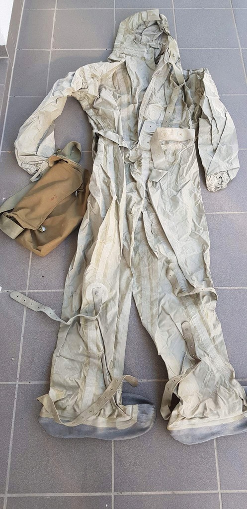 Wojskowy kombinezon przeciwchemiczny L2 lata50 LWP - 13666544970 ...