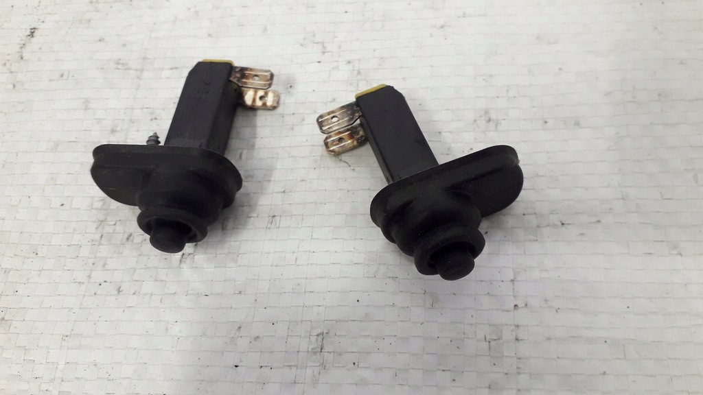 Czujnik drzwi krańcówka 8D0947561B Audi A4 B5 A3 - 13982839263 ...