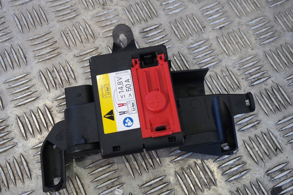 ROZDZIELACZ PRADU AUDI Q7 Q8 4M 4M0941823 - 13508293271 - oficjalne ...