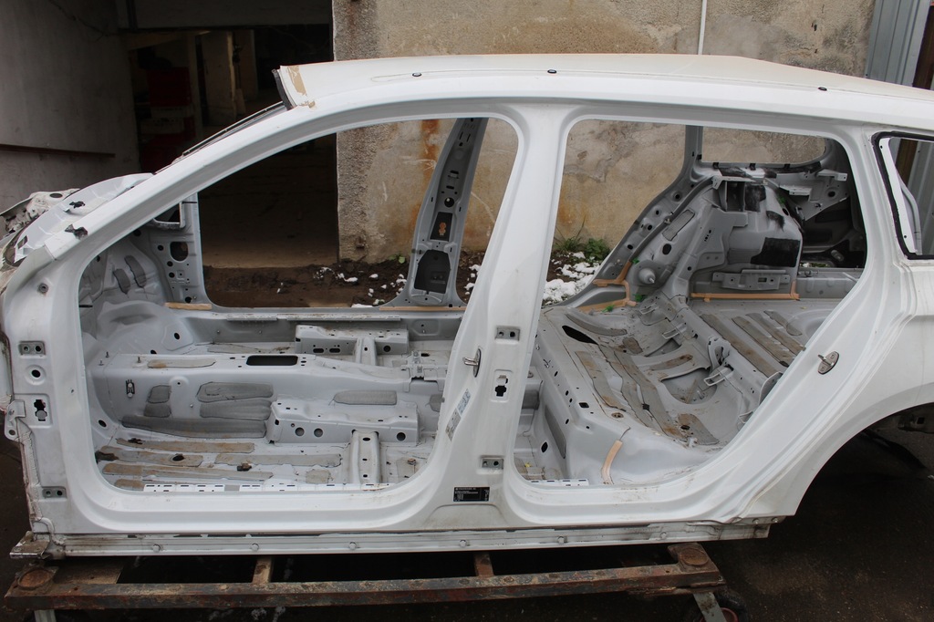 VW PASSAT B8 KOMBI 2021R LC9A PRÓG LEWY - 12907536616 - oficjalne ...