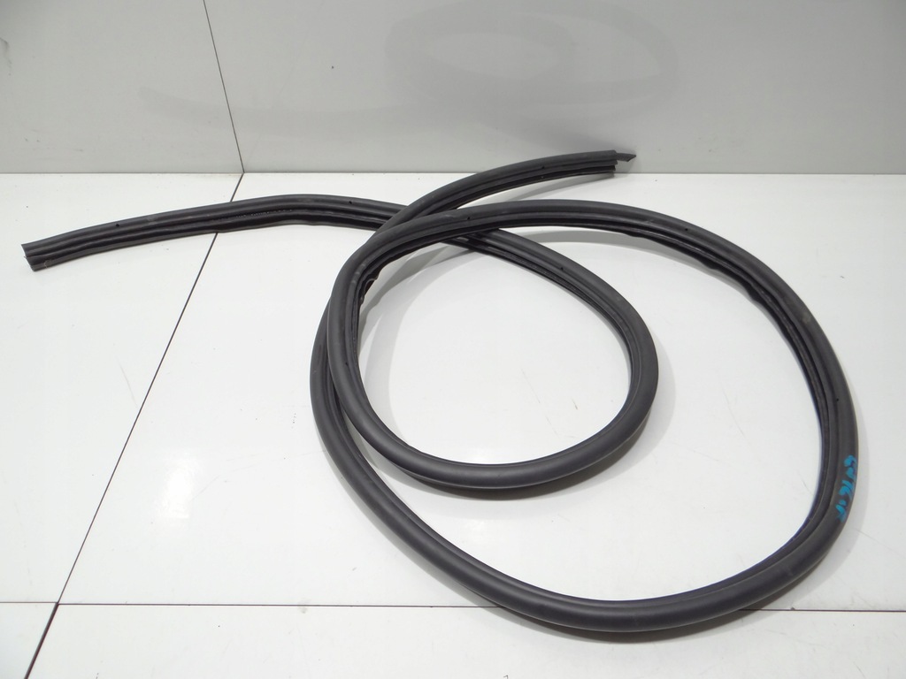 BMW E90 E91 USZCZELKA DRZWI LEWY PRZÓD - 13743207622 - oficjalne ...