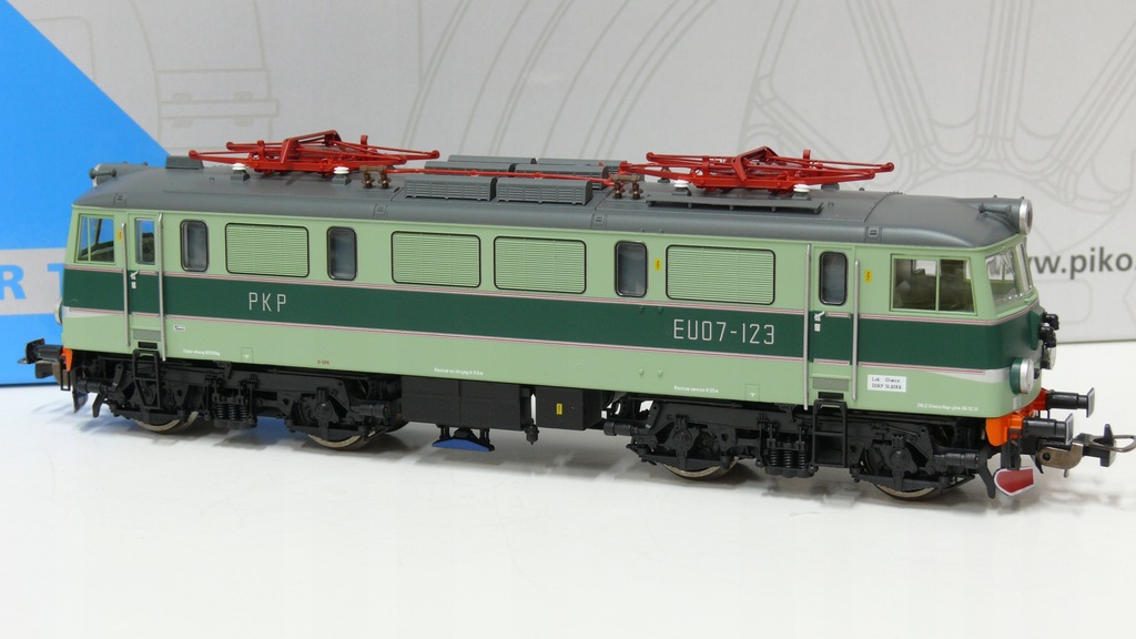 Lokomotywa Elektrowóz EU07-123 PKP H0 PIKO 96380 - 8988157020 - oficjalne archiwum Allegro