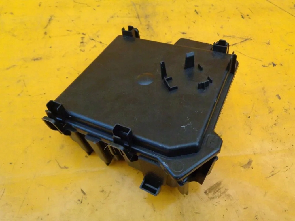 RENAULT KANGOO III SKRZYNKA BEZPIECZNIKÓW - 13179219444 - oficjalne archiwum Allegro