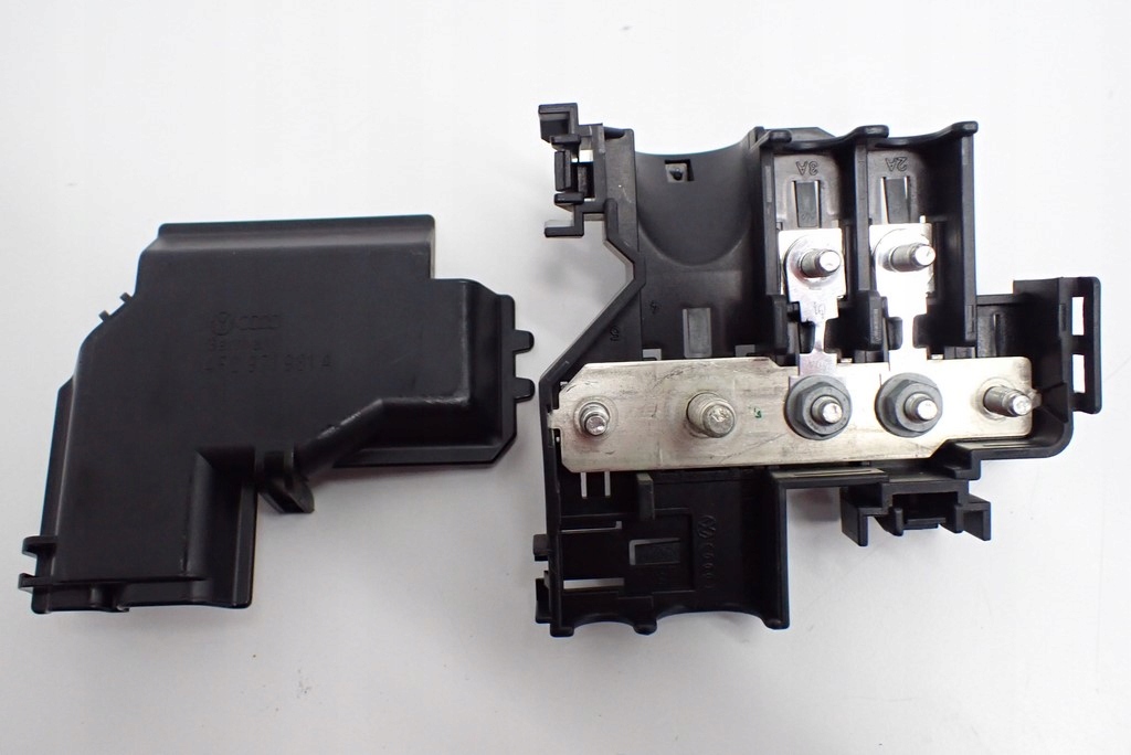 PUSZKA SKRZYNKA BEZPIECZNIKÓW KLEMA AUDI A6 C6 11R - 13669133160 - oficjalne archiwum Allegro