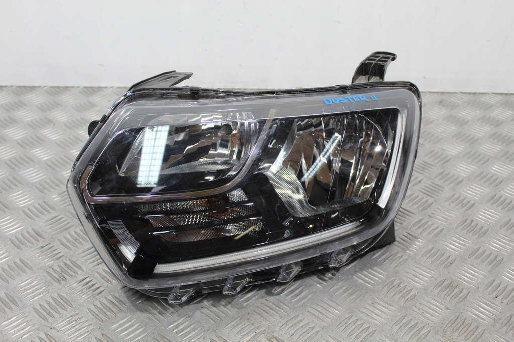 LAMPA LEWY PRZÓD DACIA DUSTER II 2 260609367R - 11148876734 - oficjalne ...