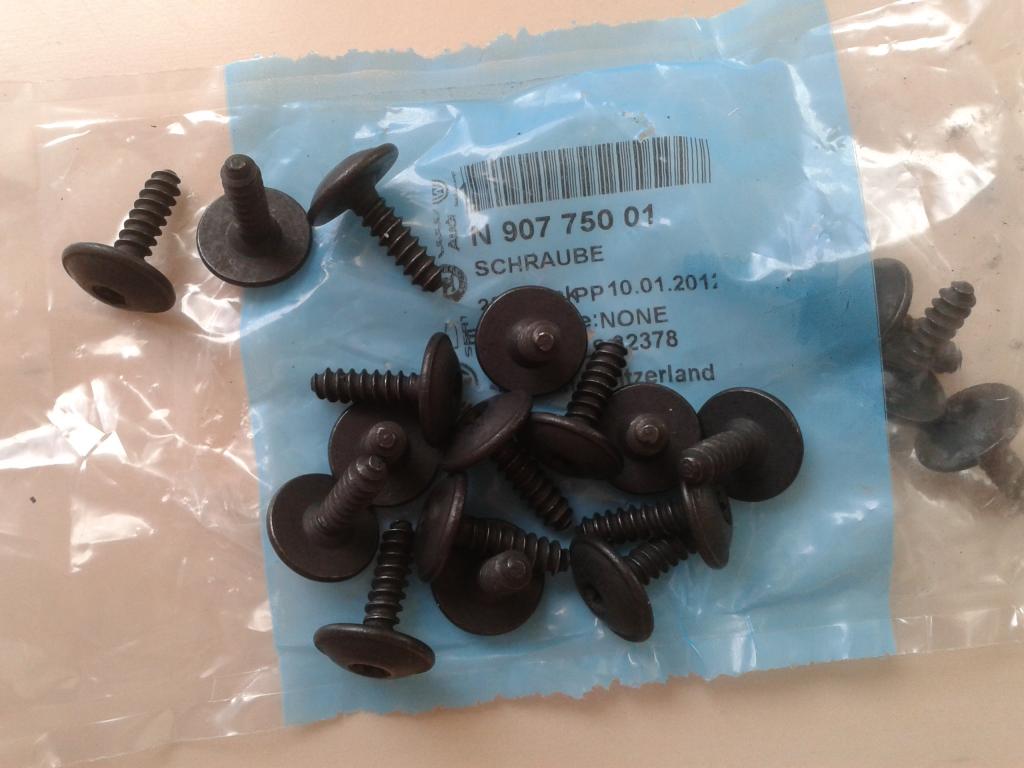 Wkręt montażowy Torx VW Audi Skoda N90775001 ORYG - 8302068878 ...