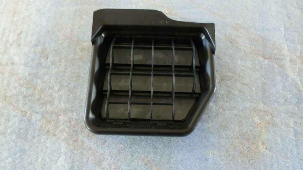 VW GOLF V KRATKA WENTYLACYJNA TYŁ PRAWY 1K0819466B - 12755199482 ...