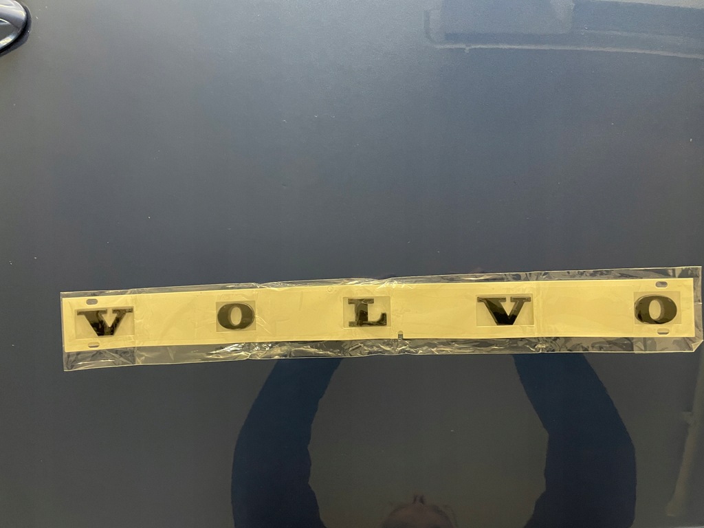 volvo emblemat czarny połysk litery na klapę - 11810633023 - oficjalne ...