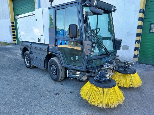 Zamiatarka chodnikowa Schmidt Swingo 200+ 2017 - 10837769219 - oficjalne archiwum Allegro