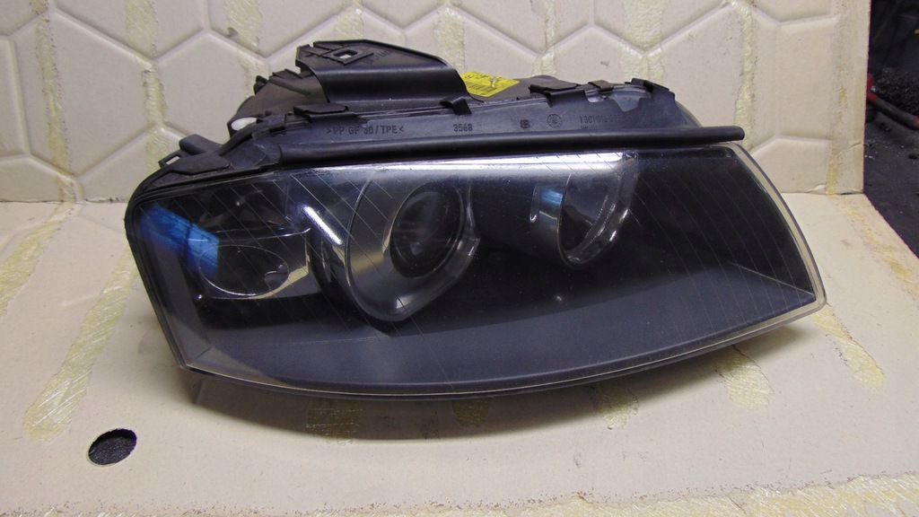 AUDI A3 8P XENON LAMPA PRAWA PRZÓD PRZEDNIA - 13922927611 - oficjalne archiwum Allegro