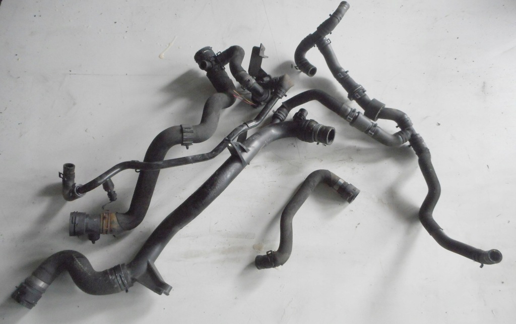 AUDI A4 B8 2,0TDI PRZEWÓD RURA KRÓCIEC POMPKA WODY - 13148197949 ...