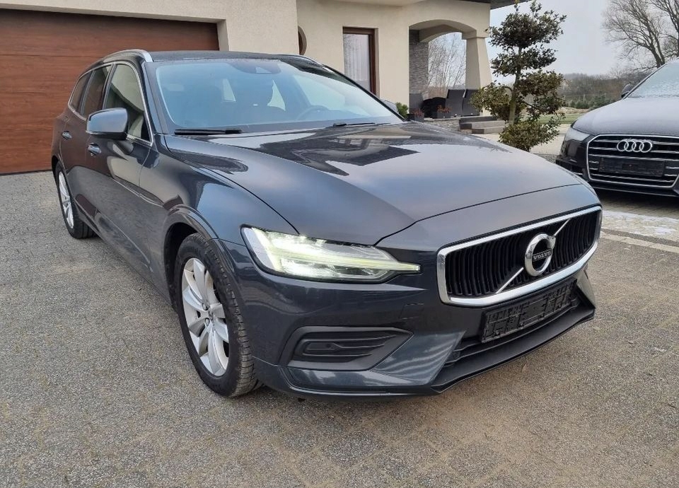 Volvo V60 D3 Drive-E Momentum - 13246234724 - oficjalne archiwum Allegro