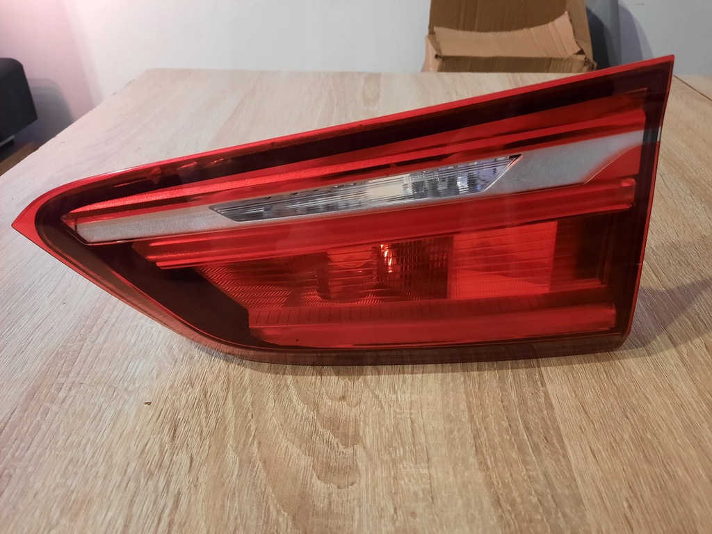 BMW X1 F48 - Prawa Lampa Tył w Klape - 11950811483 - oficjalne archiwum ...
