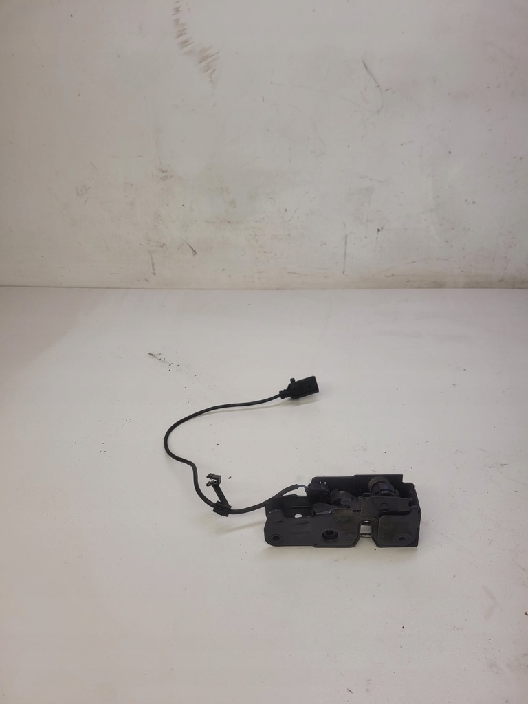 ZAMEK MASKI RYGIEL AUDI A4 B8 A5 Q5 8K0823509D - 12724959031 ...