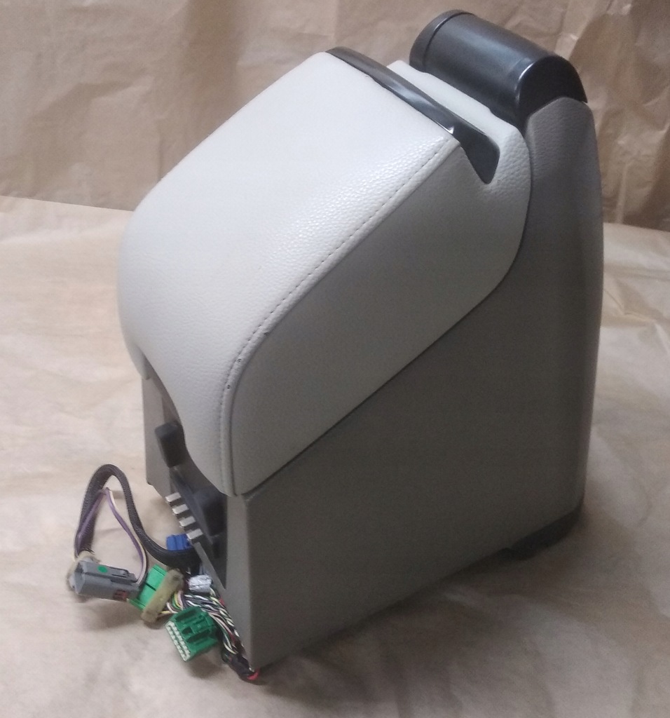 Podłokietnik DVD lodówka VOLVO XC90 - 11635759037 - oficjalne archiwum ...