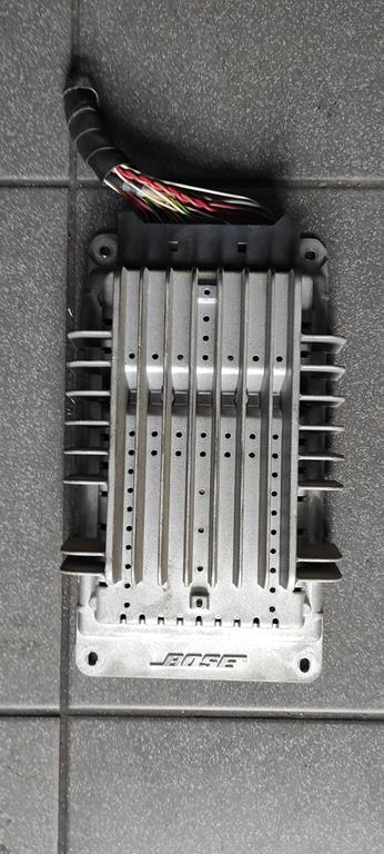 WZMACNIACZ BOSE AUDI A3 8P 8P0035223A - 12378347801 - oficjalne archiwum Allegro