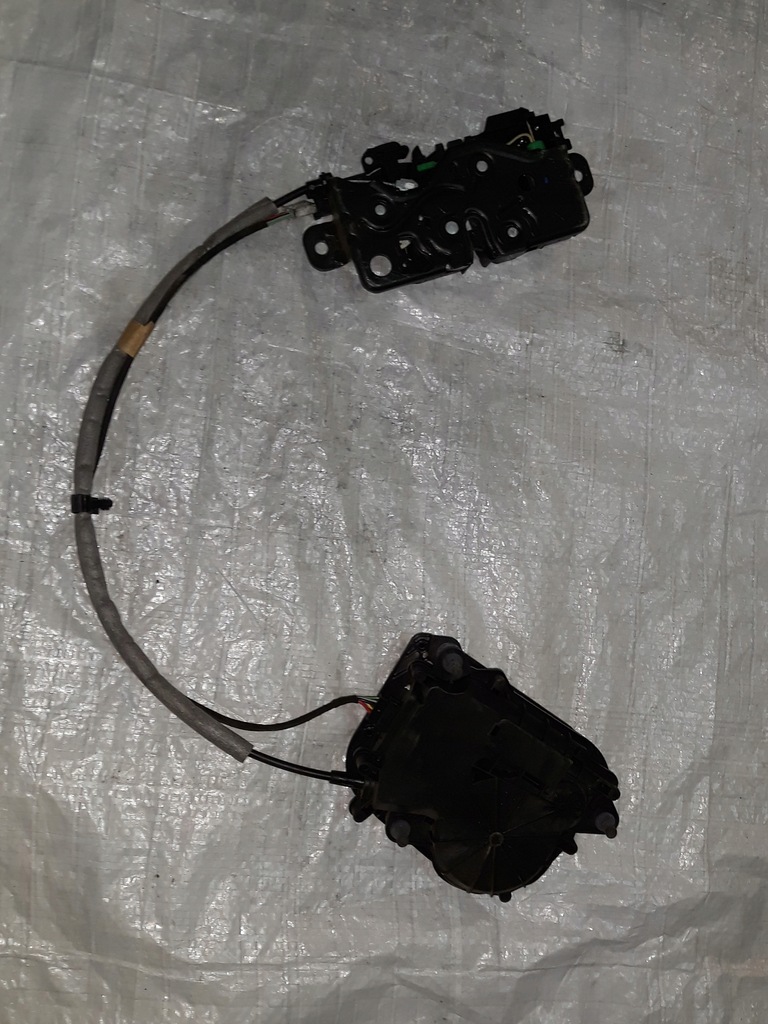 MERCEDES E W213 ZAMEK DOCIAG KLAPY TYLNEJ TYL - 11421276193 - oficjalne ...