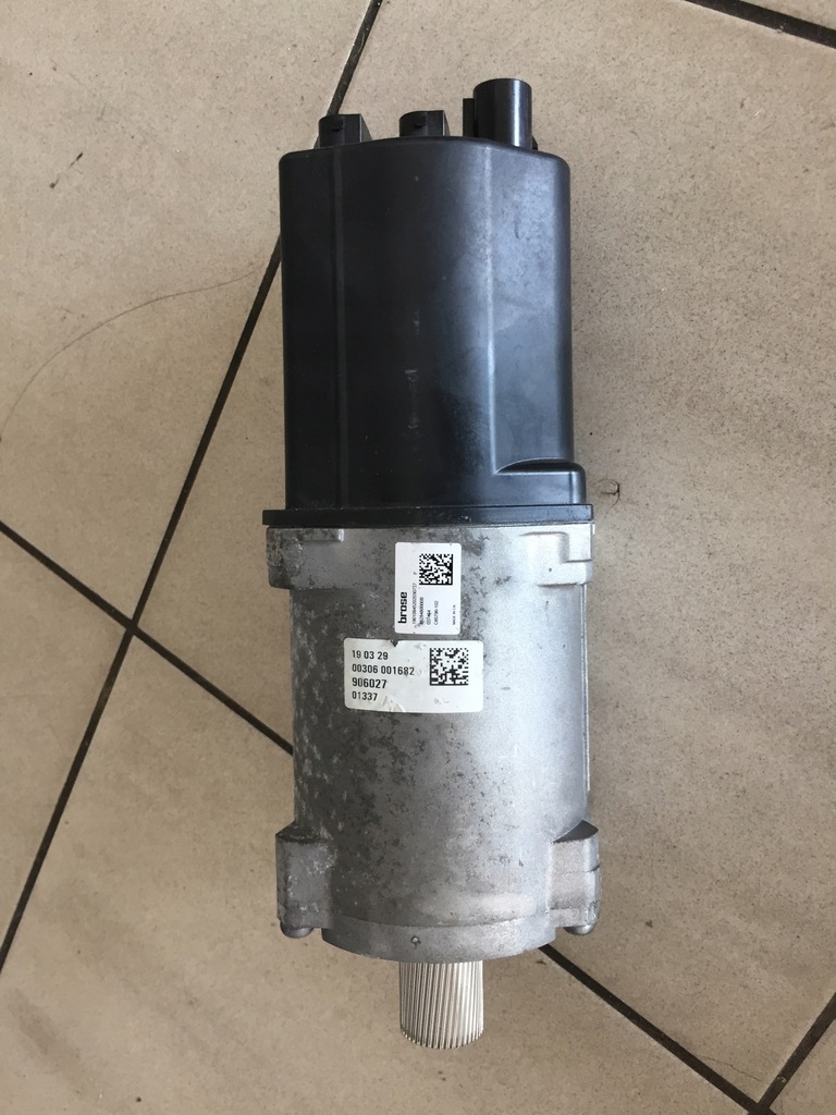 MERCEDES W205 SILNIK PRZEKŁADNII WSPOMAGANIA - 12570844441 - oficjalne ...