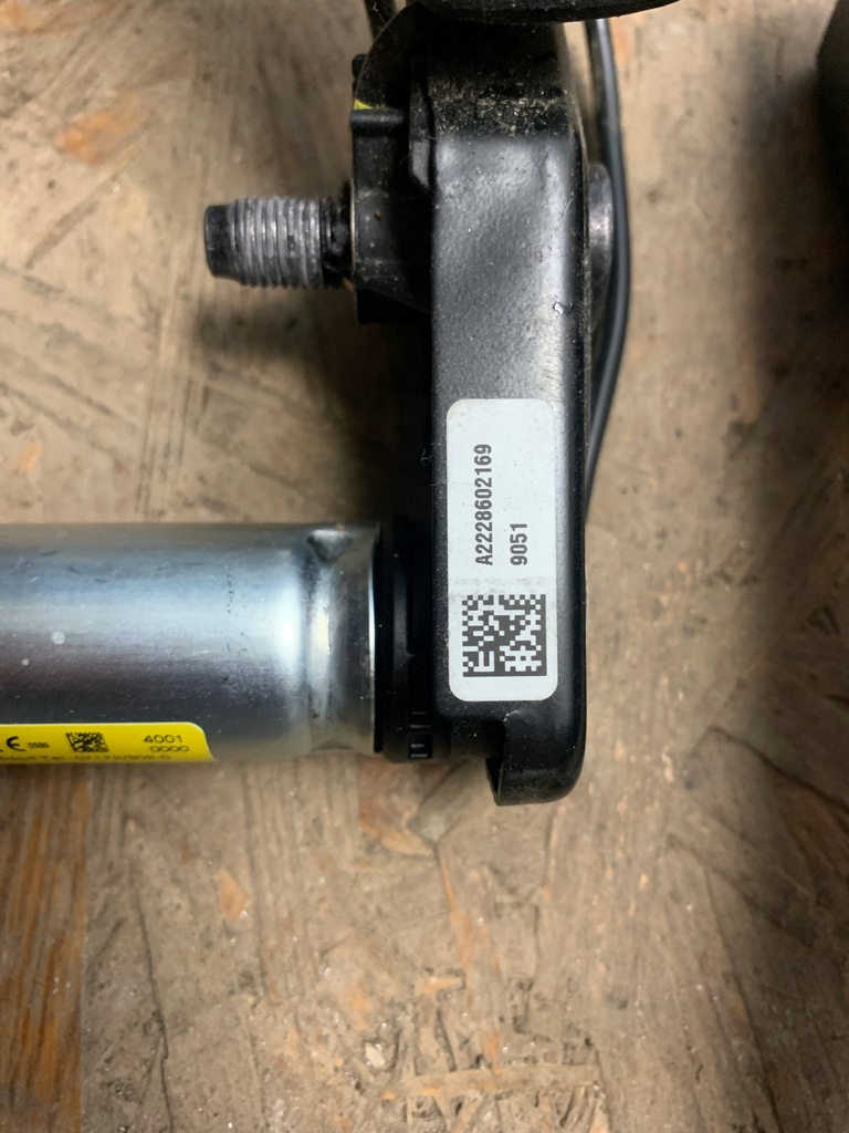 Mercedes w222 napinacze pasa a2228602169 - 12952227105 - oficjalne ...