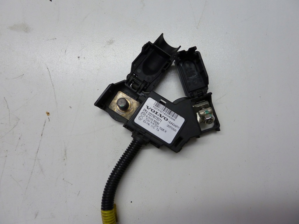 VOLVO FH NOWA KLEMA AKUMULATORA 22767571 - 8947110670 - oficjalne ...