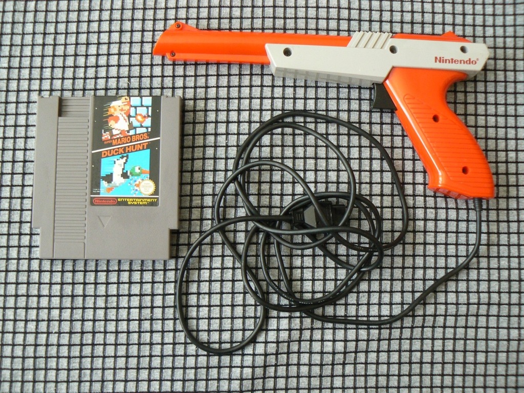 Nintendo NES Zapper Super Mario Bros. Duck Hunt - 13986130746 ...