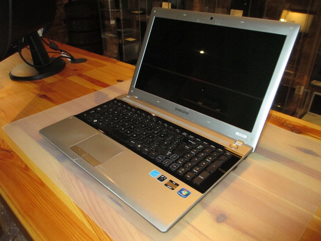 Laptop Samsung RV515 AMD-E 1.65GHz 4GB 160GB - 7548125989 - oficjalne ...