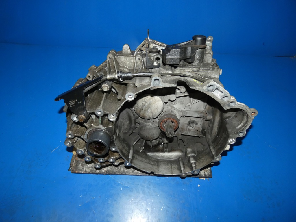 VOLVO XC60 XC70 2.4 D5 SKRZYNIA BIEGÓW MANUALNA 6 - 12104457503 - oficjalne archiwum Allegro