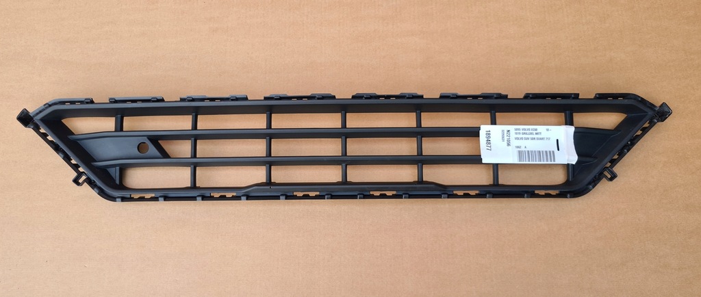 ŚRODKOWA KRATKA ZDERZAKA VOLVO XC60 II 2019- LIFT - 12359853818 ...