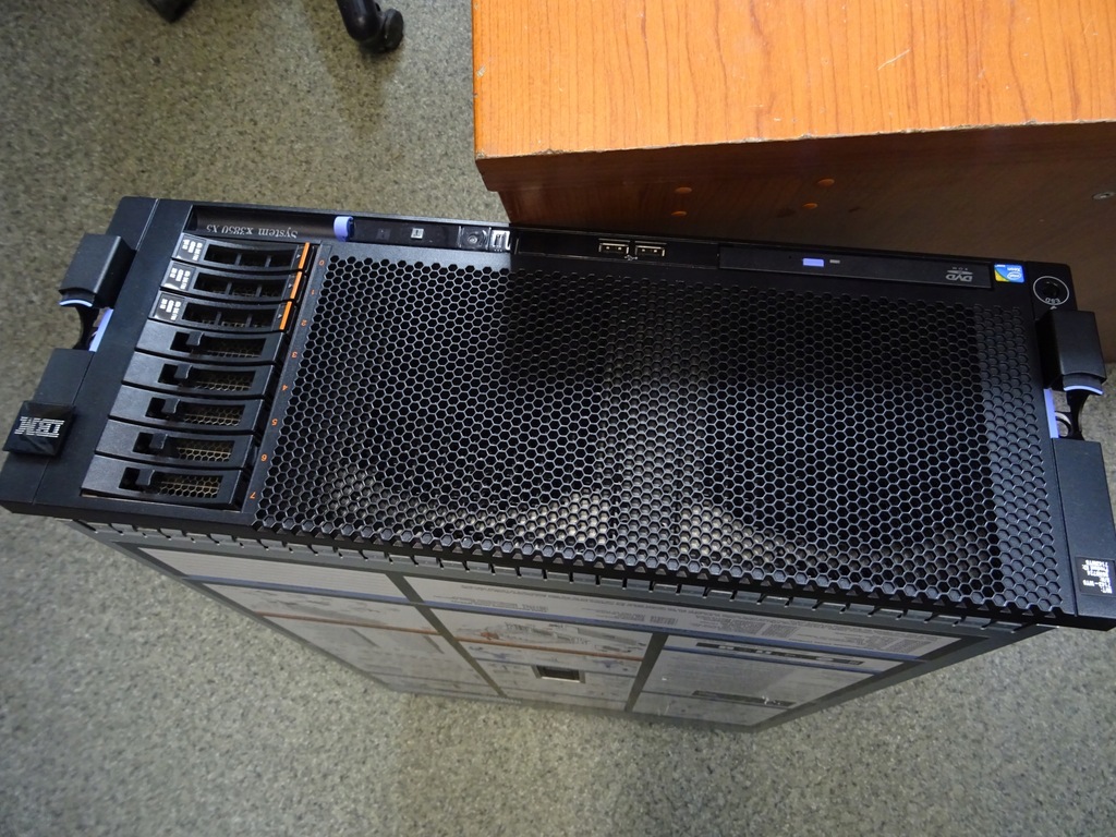 IBM System x3850 X5 4x Xeon E7-8837 2,67GHz 256GB - 7826064465 ...