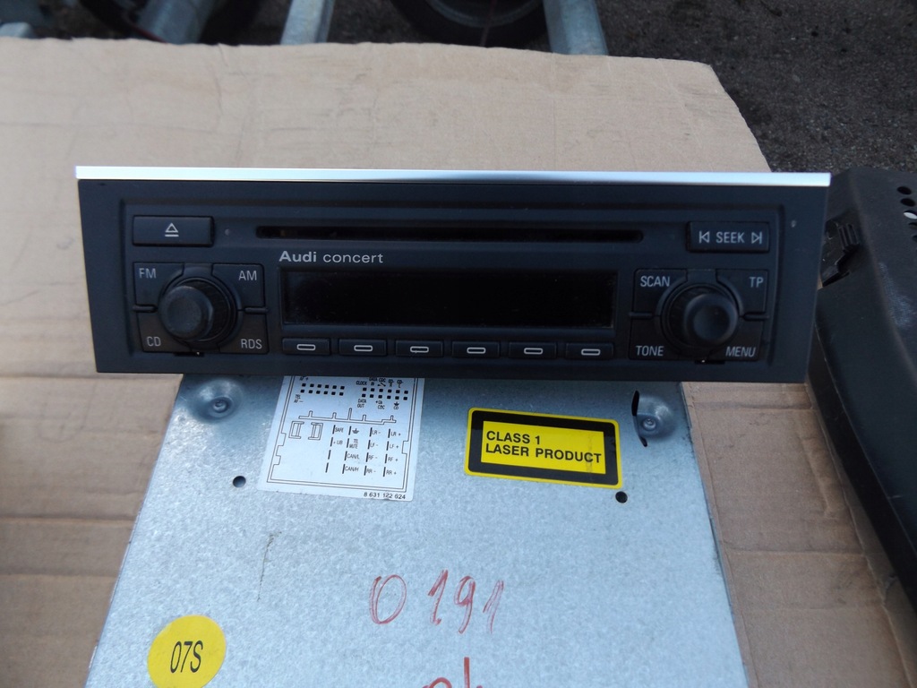 RADIO CD AUDI CONCERT A4 8E0 CHROMOWANA LISTWA KOD - 11913794088 ...