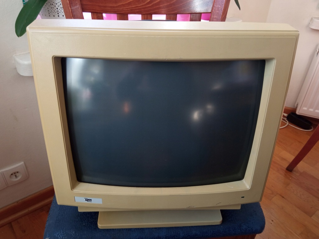 Stary monitor M55 - 13007812287 - oficjalne archiwum Allegro