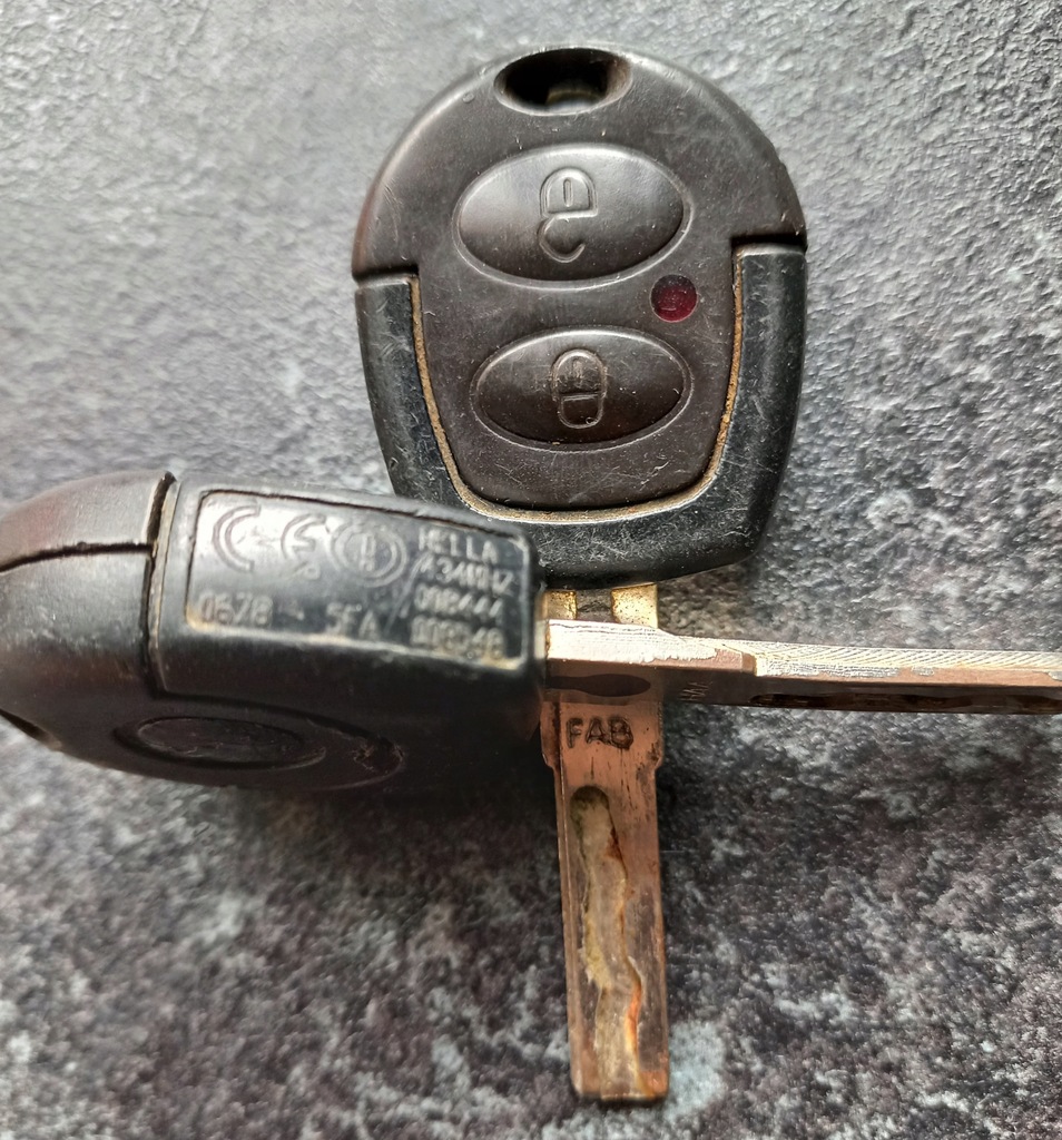 ORGINALNY KLUCZYK PILOT SEAT SKODA VW 434MHZ HELLA - 13987824218 ...
