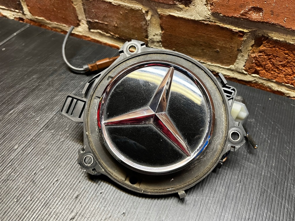 MERCEDES EMBLEMAT KAMERA COFANIA A0997500300 - 13551966401 - oficjalne ...