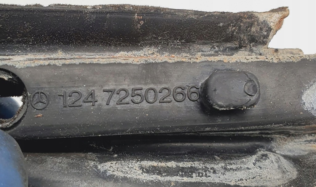 USZCZELKA SZYBY DRZWI PRAWA MERCEDES W124 COUPE - 13373163676 ...