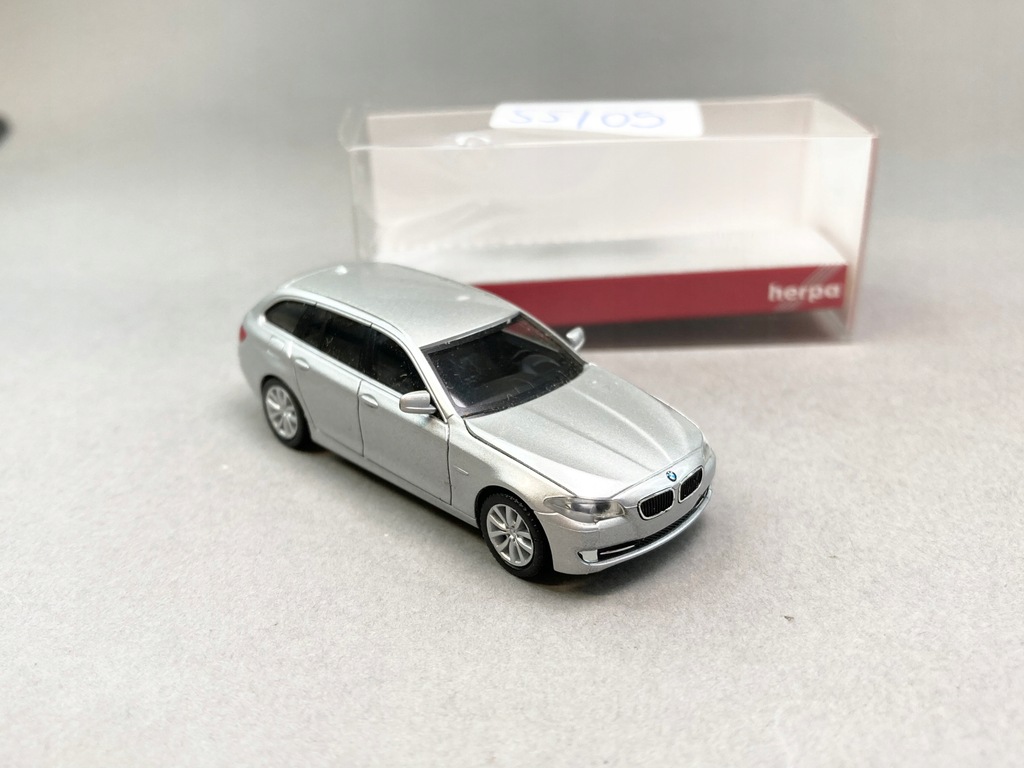 BMW serii 5 F10 Touring - Herpa 1:87 - 13286651351 - oficjalne archiwum ...