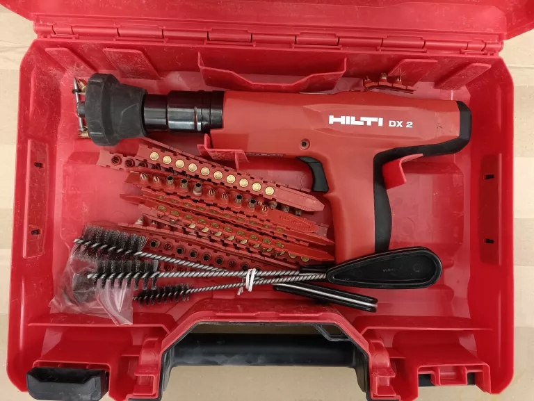 OSADZAK GWOŹDZIARKA HILTI DX2 WALIZKA - 13170079777 - oficjalne ...