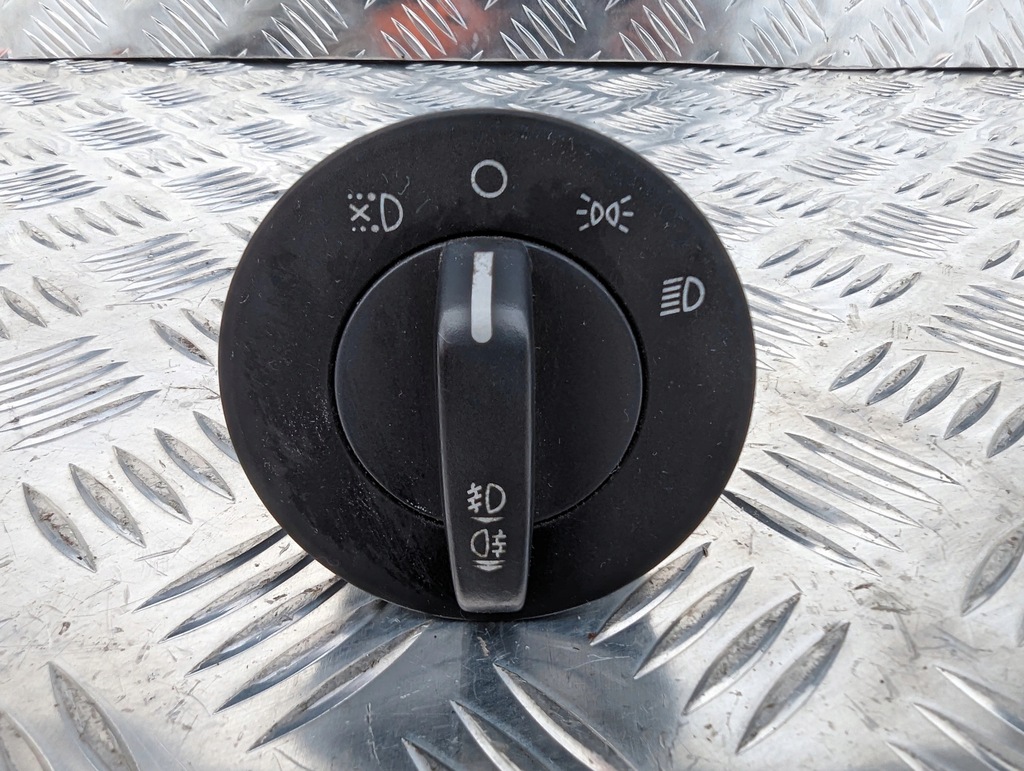 WŁĄCZNIK PRZEŁĄCZNIK ŚWIATEŁ DAF XF 106 LIFT - 13514590780 - oficjalne ...