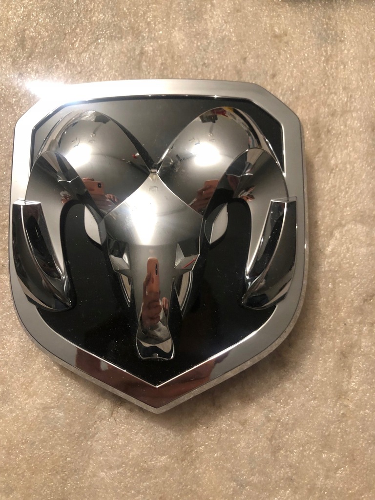 Emblemat znaczek atrapa przód Dodge Ram Oryginał Nowy 68140322AA ...
