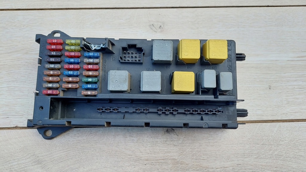 SKRZYNKA BEZPIECZNIKÓW SPRINTER A9065450401 - 13340945773 - oficjalne archiwum Allegro