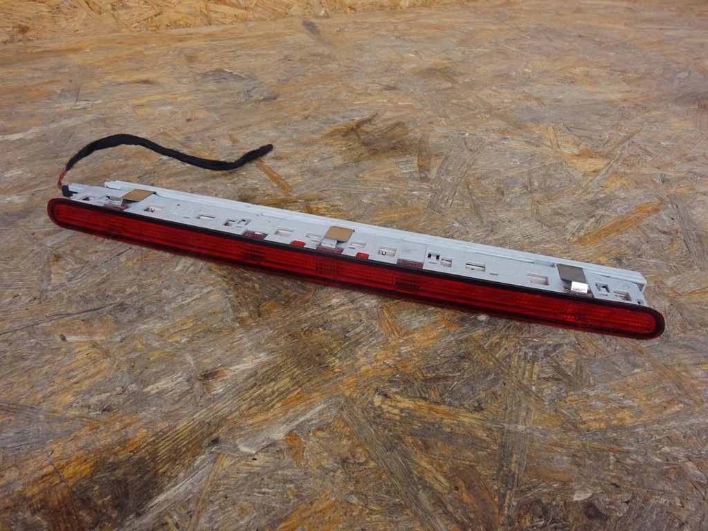 AUDI A4 B7 KOMBI TRZECIE ŚWIATŁO STOP 8E9945097B - 13746595780 ...