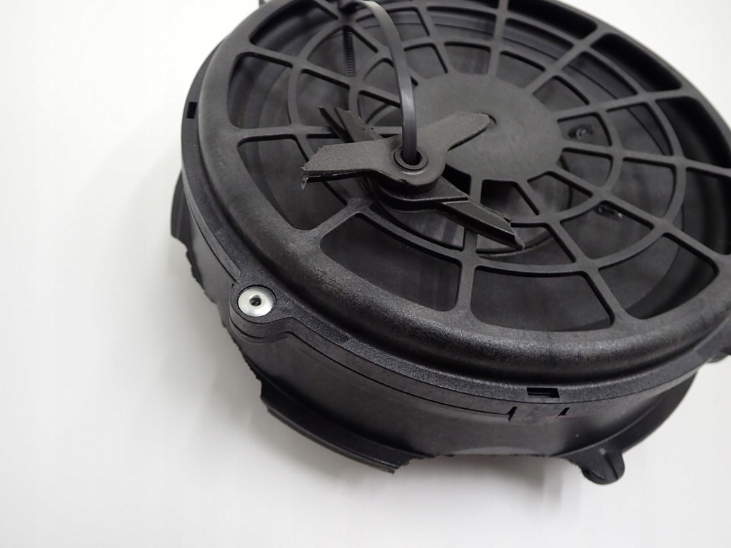 GŁOŚNIK WZMACNIACZ SUBWOOFER BOSE PORSCHE TAYCAN - 12255381906 ...